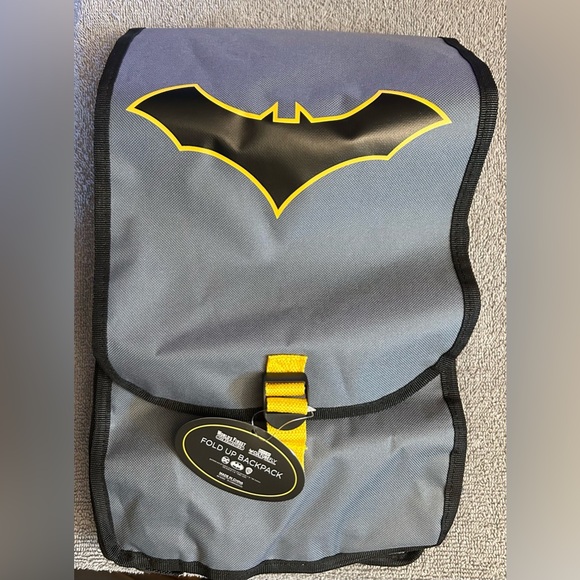 DC Comics | Accessories | Nwt Dc Comics Foldable Adjustable Batman ...